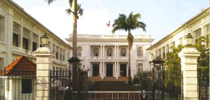 L’inamovible Hôtel de préfecture de la Martinique